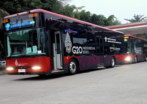 Ini Dia Mobil dan Bus Listrik Terbaru Besutan Foxconn, Keren dan ...