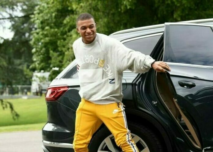 Kylian Mbappe: Sepak Bola Dunia dan Koleksi Ferrari 488 Pista ...