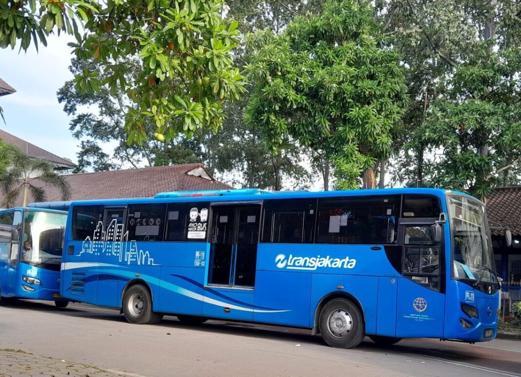 Tujuh Bulan Pertama 2024, Bus Transjakarta Angkut 215 Juta Lebih ...
