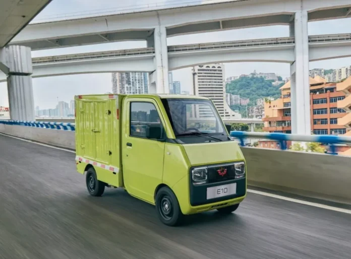 Wuling E10, Kendaraan Niaga Listrik yang Jago Menembus Gang Sempit ...